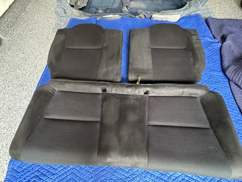 Cleaning and Installing Type R interior - DC5 Integra Type R Interior ...