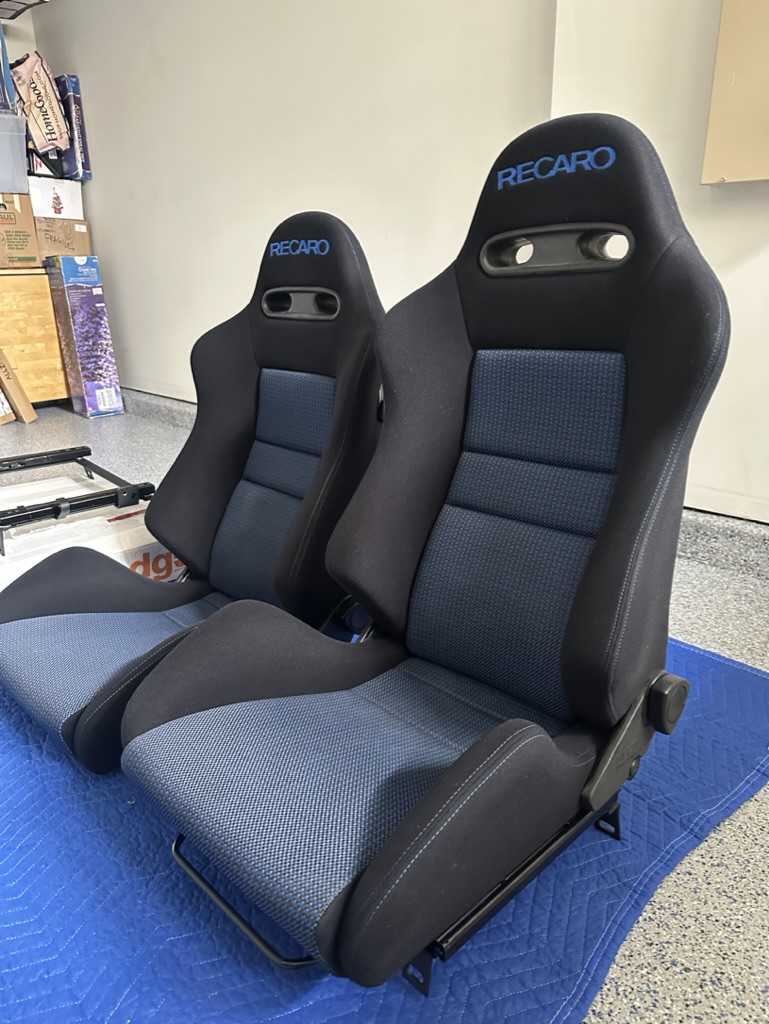 Cleaning and Installing Type R interior - DC5 Integra Type R Interior ...