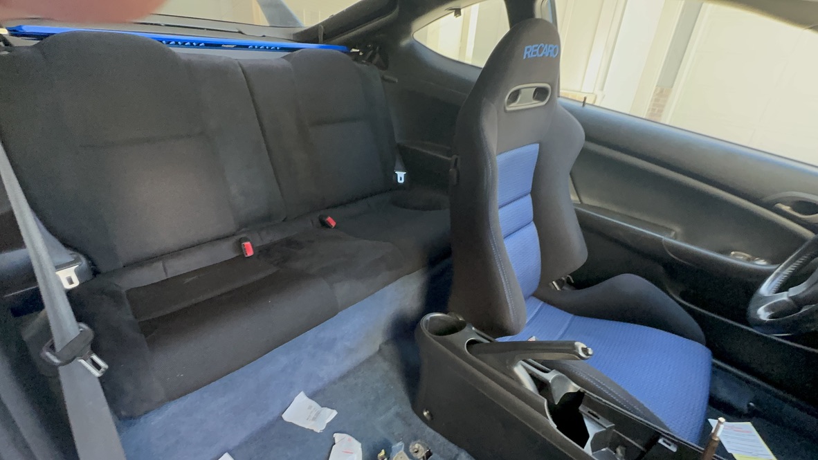 Installing WildCat Blue Recaro SR4 seats and Blue door panels - DC5 ...